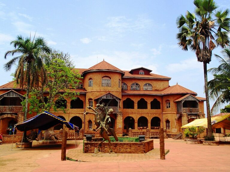 Best Things To Do in Cameroon. [Ultimate] Travel Guide, Tips & Attractions.
