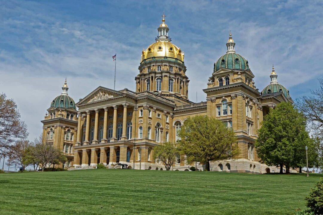 Best Things To Do in Iowa. [Ultimate] Travel Guide, Tips & Attractions.
