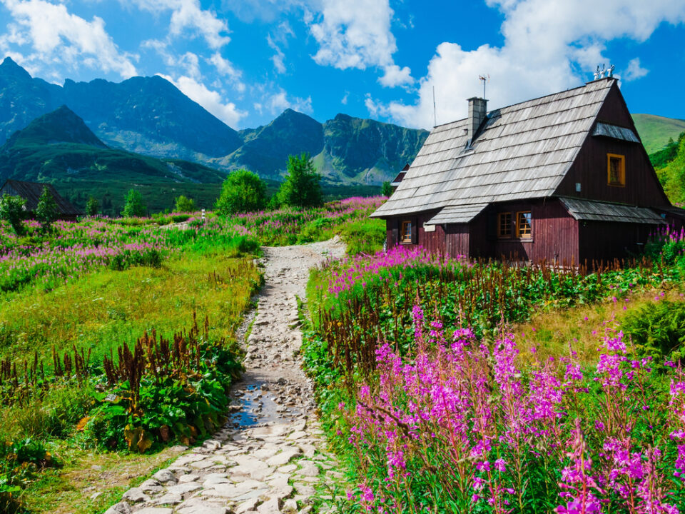 Best Things To Do in Poland. [Ultimate] Travel Guide, Tips & Attractions.