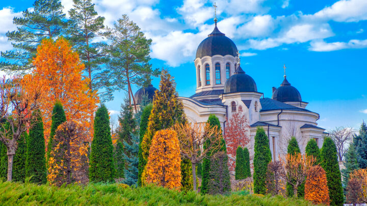 Best Things To Do in Moldova. [Ultimate] Travel Guide, Tips & Attractions.